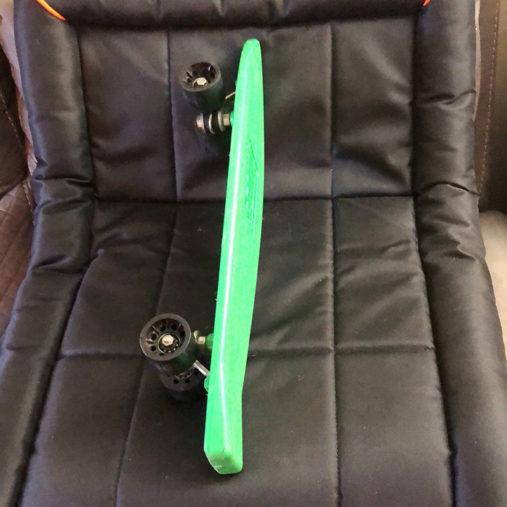 Vintage 1970s Green Scamp Skateboard. Excellent Condi… - Gem